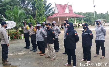 Kapolsek Pimpin Apel Pagi Dengan PPK dan Panwascam