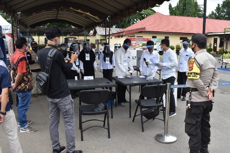 Simulasi Pengamanan TPS dan Binteknis KPU Ke Polres Tanah Laut - Barito Post