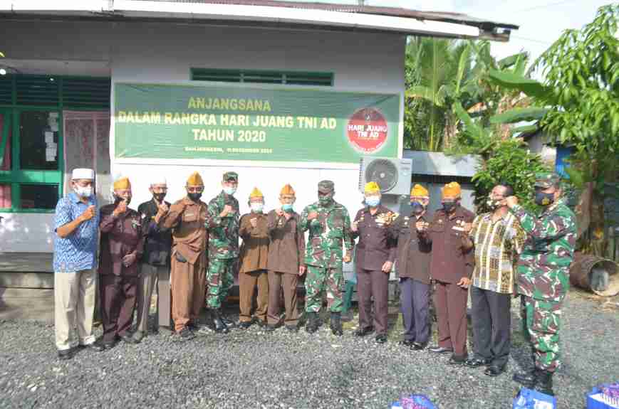 Hari Juang TNI AD, Jajaran Korem 101 Antasari Anjangsana ke Keluarga Veteran dan Warakawuri ...